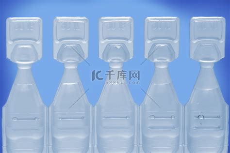 用于眼睛卫生的滴眼液一次性容器高清摄影大图 千库网 用于眼睛卫生的滴眼液一次性容器高清摄影大图 千库网