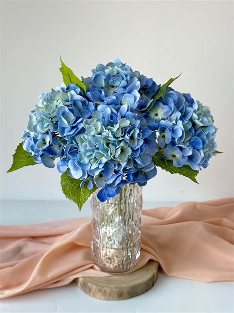 Sumtiphun 4 Pcs Real Touch Hydrangeas Gradient Blue