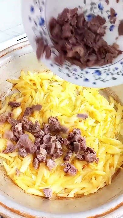 یه غذای اصیل گیلانی واویشکا، واویشکا یه غذای روسی هستش که الان کاملا بومی گیلان هست فوق‌العاده