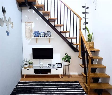 Living Room With Black Leather Couch And White Rug Ide Kamar Mandi