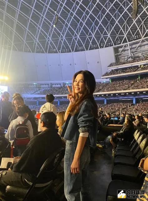 周杰倫獻唱為she寫的〈熱帶雨林〉！ella台下聽到哭、送飛吻示愛 娛樂 Nownews今日新聞