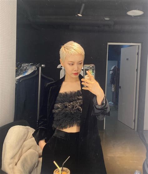 더글로리 이사라 숏컷에 금발 파격스타일의 여배우 김히어라 근황 Pickcon