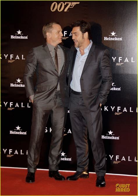 Daniel Craig And Javier Bardem Skyfall Madrid Premiere Photo 2748096