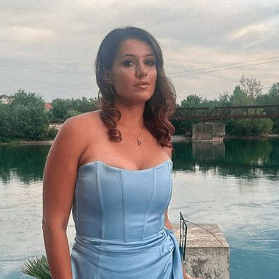 Leonarda Jonie Comedian Biography Wiki Age And Net Worth