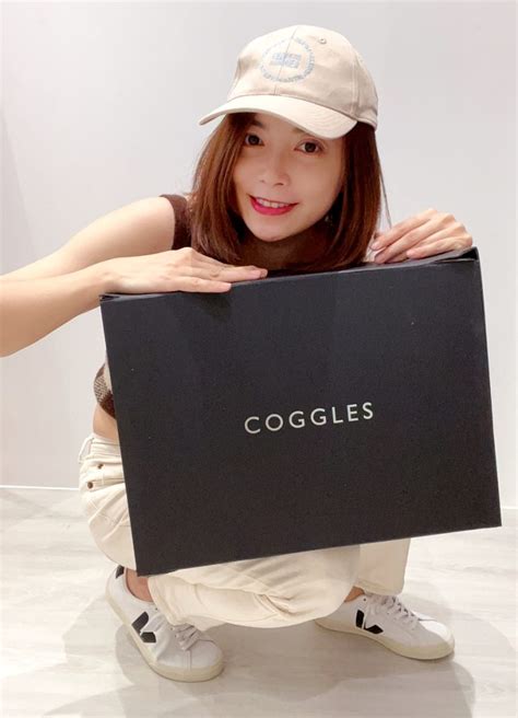【英國coggles精品電商購物記】小資族的精品在這裡，心愛的veja鞋與ami圍巾戰利品分享！ 原來是美花