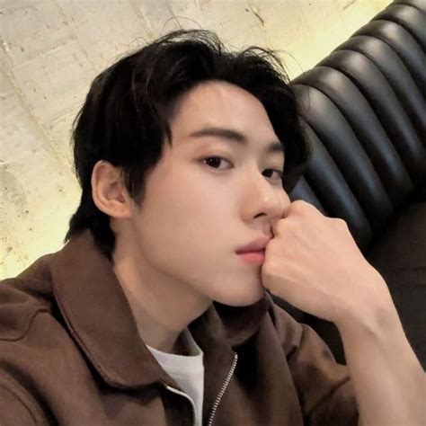 Gguts Sguts • Threads Say More