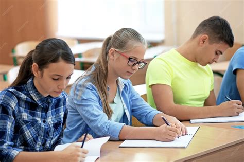 Premium Photo Classmate Friends In Classroom