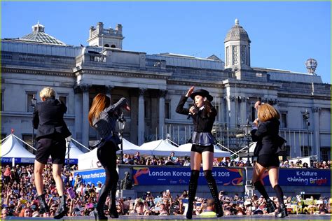 K Pop Band Fx Make Debut As Foursome In London Photo 848701 Photo