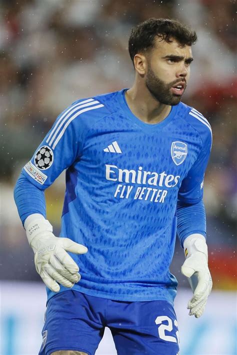 سيمان رايا يكافح مع الحياة في آرسنال كووورة