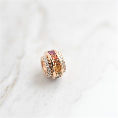 18k Rainbow Diamond Pendent