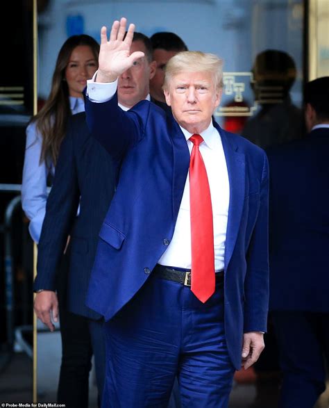Defiant Trump Leaves Trump Tower With Former Press Aide Daily Mail Online