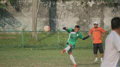 Irfandi Waspadai Pergerakan Pemain Muda Bintang Jaya Tribun