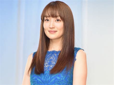 高梨臨の水着姿が可愛い！熱愛報道の相手・彼氏は槙野智章？元侍戦隊シンケンピンクがドラマ「刑事ゆがみ」4話にゲスト出演 Endia