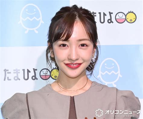 板野友美、娘の はじめてのおしごと”で成長実感 顔出し”に反響も「横顔似てる」