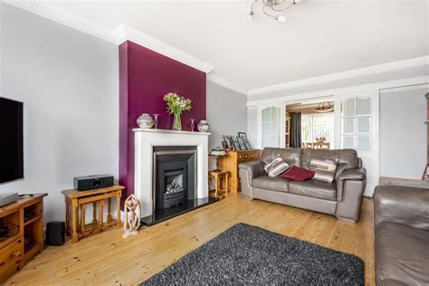 Falcon Road Bingley Bd16 4dw 4 Bed Detached House £425000