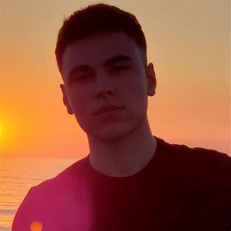 Radu Tamisi • Threads Say More