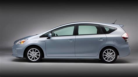 2011 Detroit Auto Show 2012 Toyota Prius V Wagon Minivan