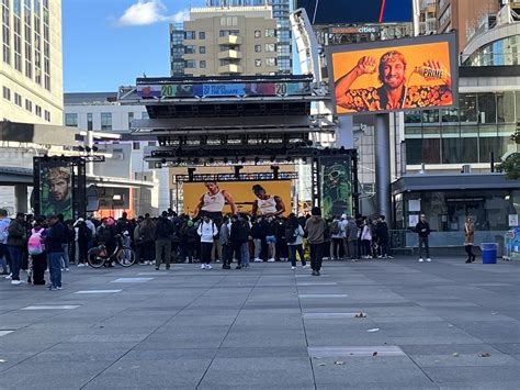 Me And My Gf Leaving Our Hotel And Seeing This We Are Most Definitely