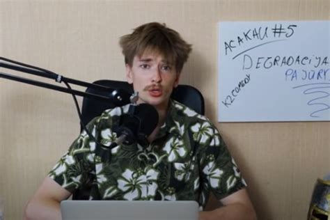 Kylantis Komikas E Jokūbas Prabilo Apie Merginą Pažintis Su Jos Mama Pasisuko Netikėta Linkme