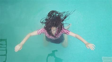 Underwater Drowning Videos And Hd Footage Getty Images