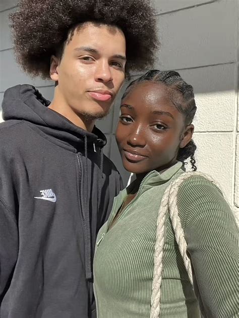 Épinglé Sur Aesthetic Couple