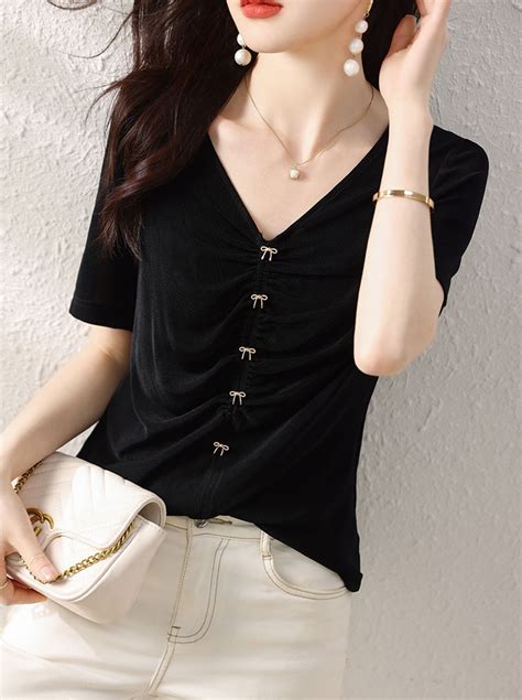 얇은 소재 브이넥 리본 디자인 포인트 노멀핏 반팔 티셔츠 탑 상의 데일리룩