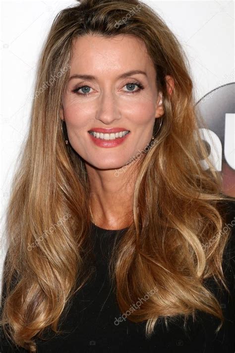Actriz Natascha Mcelhone — Foto Editorial De Stock 118896070 ©jeannelson
