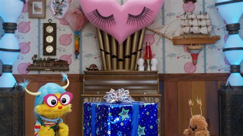 Big Orange Fuzzy Thing Albies Elevator Pbs Learningmedia