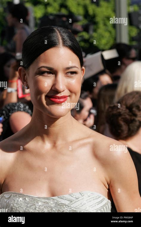 Julia Jones At The Premiere Of Summit Entertainments Thetwilight Saga