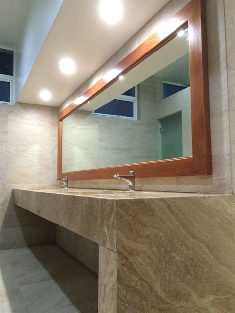 Baños Y Vestidores De Mujeres Ccm Modern Bathroom Other By