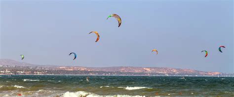 파도 에 카이트 서퍼 바다 물 스플래시 매력적인 스포츠 바다 무이 네 코코 비치 베트남 관광에 대한 스톡 사진 및 기타 이미지