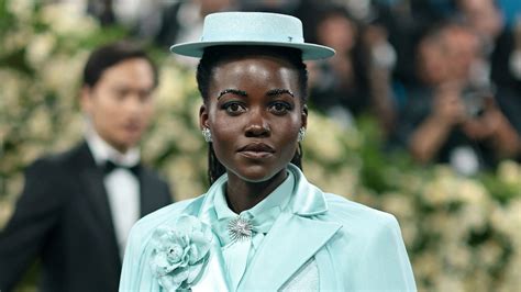 Lupita Nyongo Deslumbra En La Met Gala 2025 Unotv