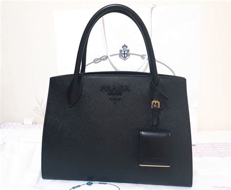 어버이날 선물 엄마가 가지고 싶은 명품가방 돈모아서 사드리기 선물추천 50대 엄마 가방 명품가방 싸게 사는 법 프라다 모노크롬 네이버 블로그