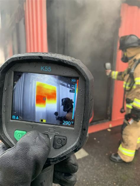 拯救4条生命！flir K55让消防员在烟雾中更快决策 菲力尔工业成功案例