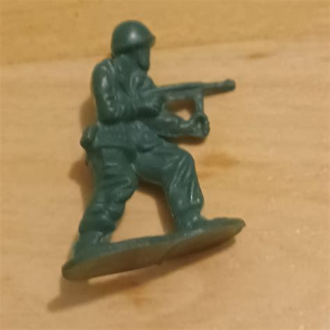 Can Any Arny Men Enthusiasts Tell Me Which Brand This Mold Is From I Got It At An Arcade A Few