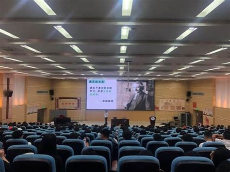 汕头大学“高考心理辅导讲座”走进艺术类优质生源高中 长江艺术与设计学院