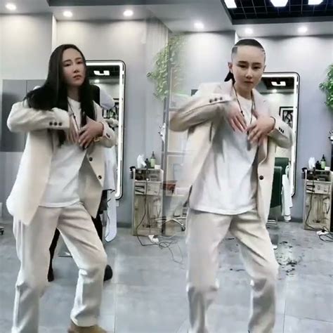 问问你兄弟，喜欢长发还是短发？ 气质这一块拿捏死死的 Youtube