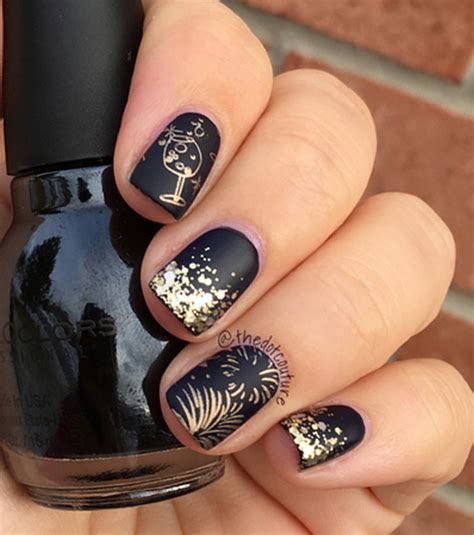 Nail Ideas For Christmas And New Years At Ethan Fuhrman Blog