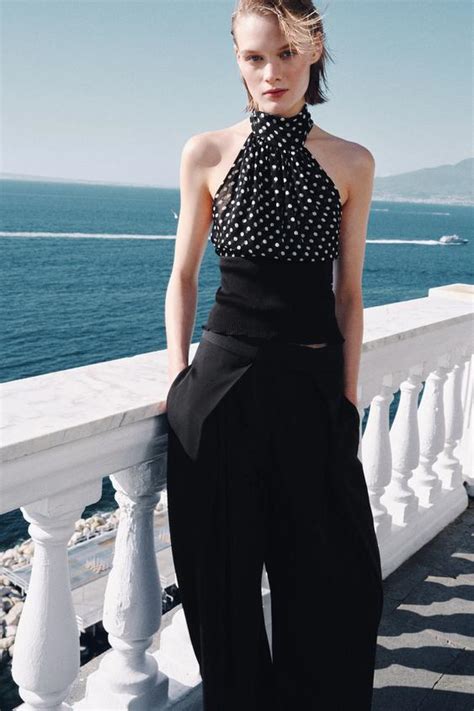 Top Halter Lunares Blanco Negro Zara España