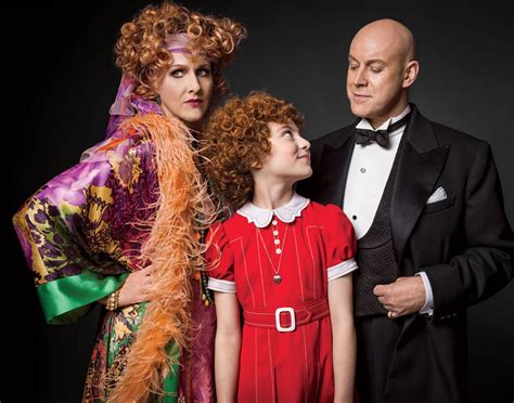 Broadway Annies Long Awaited Revival—get A First Look At The Cast Vanity Fair