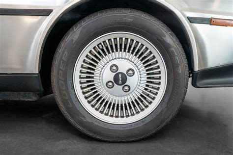 DeLorean DMC-12