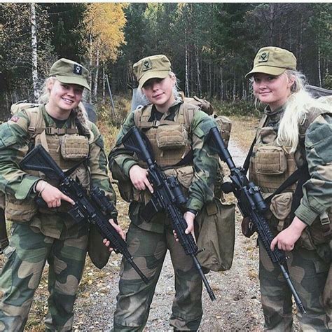 Norwegian 🇳🇴Female Soldiers | Female soldier, Female army soldier ...