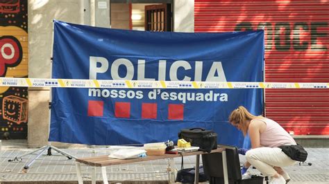 Matan A Tiros A Un Hombre En Barcelona Le Atacaron En Un Portal Y Se