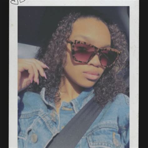 K Simone18 On Threads