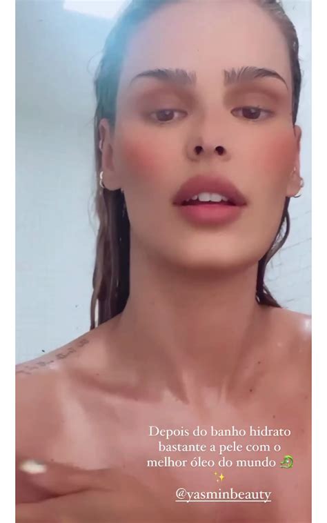 Foto Yasmin Brunet Nua No Banho Sinto Que A água Vai Tirando Tudo De