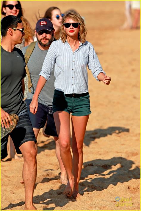 Taylor Swifts Hawaii Trip With Haim New Photos Photo 769136
