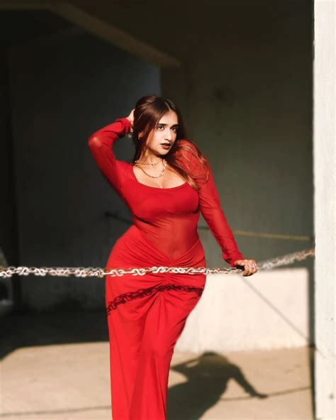 Ruchi Tandon I Dont Need No Body ♨️🔪 Swipe Swipe Tell Me The