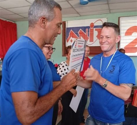 Osley El Innovador De La Ronera Cárdenas • Trabajadores