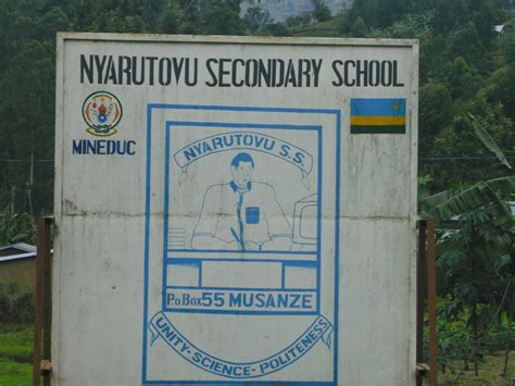 Ecole Secondaire De Nyarutovu