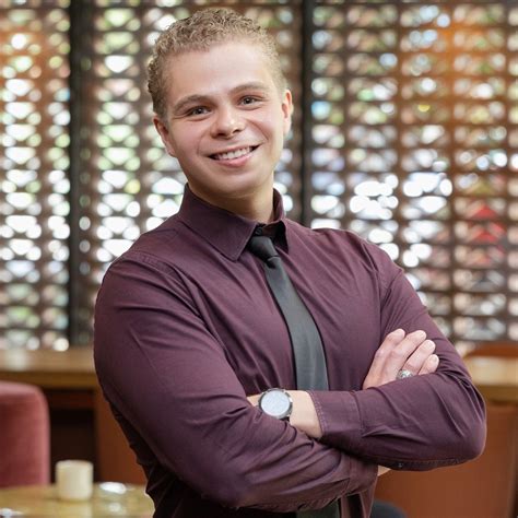 Aaron Mendiola Austin Tx Real Estate Associate Re Max Fine Properties